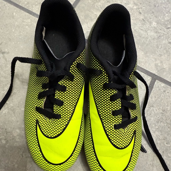 Nike | Shoes | Nike Kids Neon Yellow And Black Soccer Cleats | Poshmark